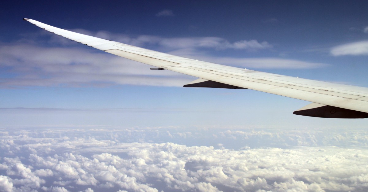 How Far Can Airplane Wings Bend — And Why That’s a Good Thing ...